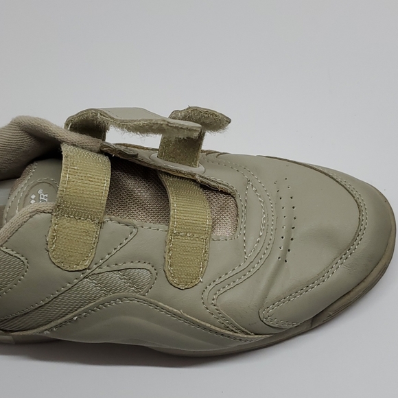 EZ Strider | Shoes | Ez Strider Taupetan Velcro Shoes 65 W | Poshmark